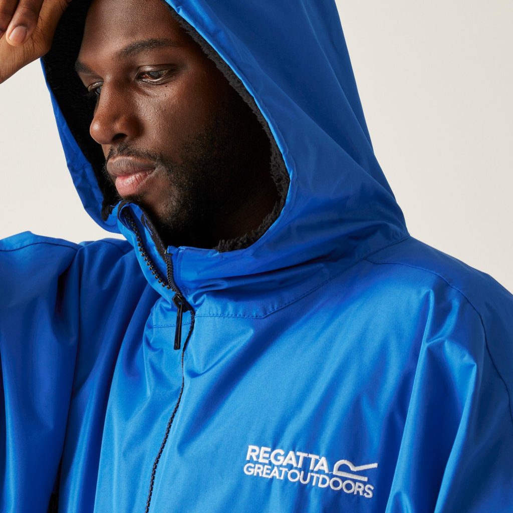Regatta Adult Oversized Waterproof Changing Robe - Run Charlie